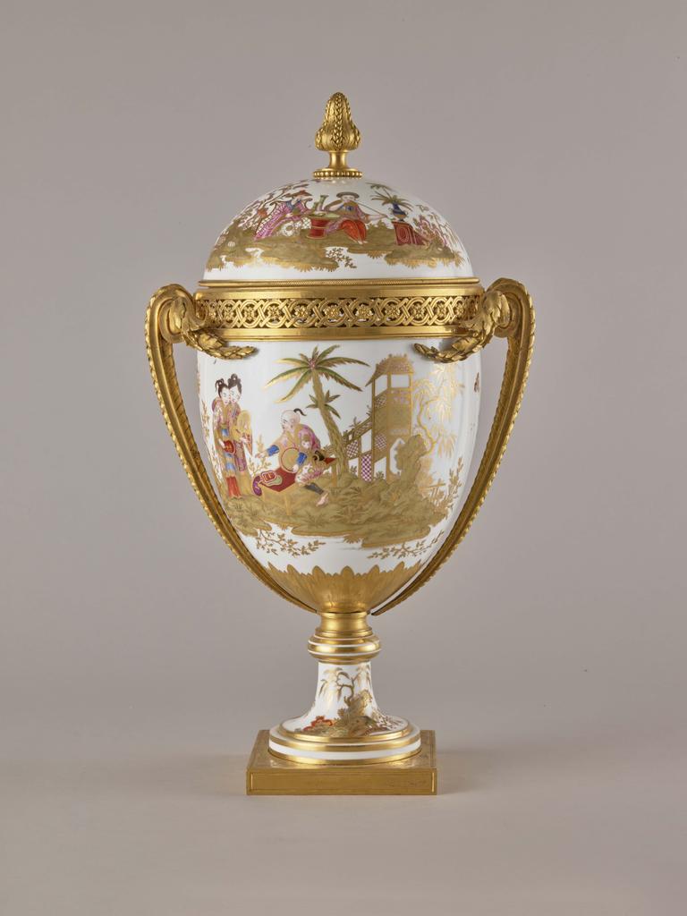 Exhibition | Porcelain from Versailles: Vases for a King & Queen | Enfilade